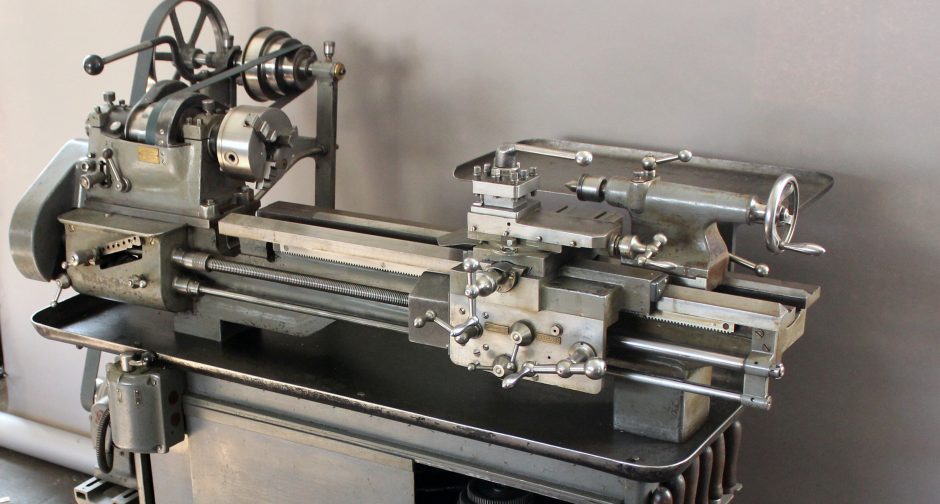 Kunaver's mechanical metalworking workshop, Lathe 700 - Sounds Of Changes